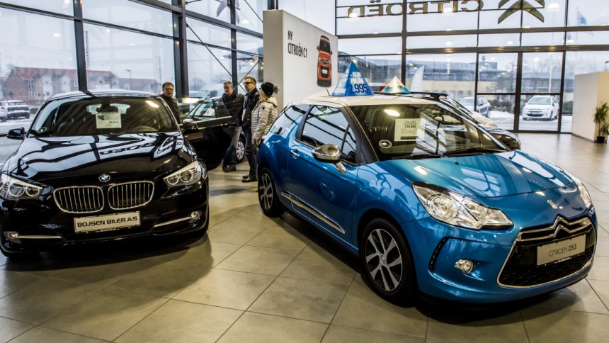 Dyre biler eller velfærd | Arbejderen